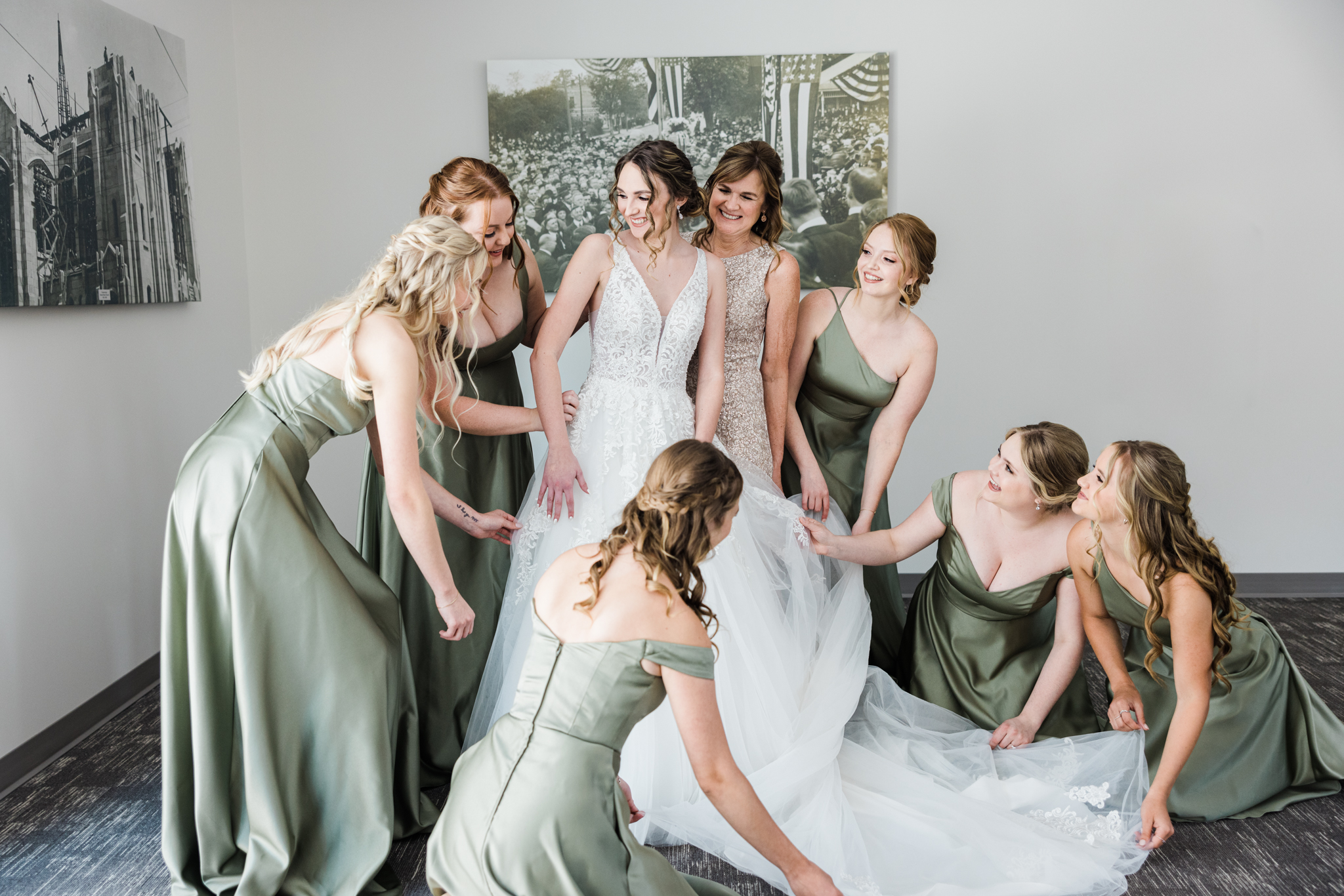 Nicholas + Haley : A Classic University Club Moline Wedding ...
